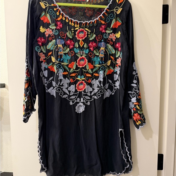 Johnny Was | Tops | Johnny Was Black Tunic With 34 Sleeve Embellished ...